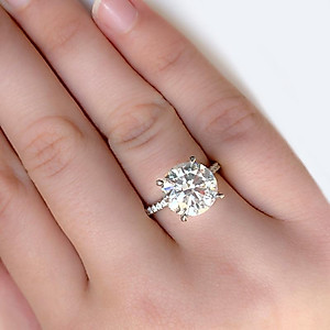 Abbie+Cleo Women's Round Statement Moissanite Ring - White Gold Ring for Women - Anillo de Mujer - Engagement Ring - 10K White Gold Ring (size 7)