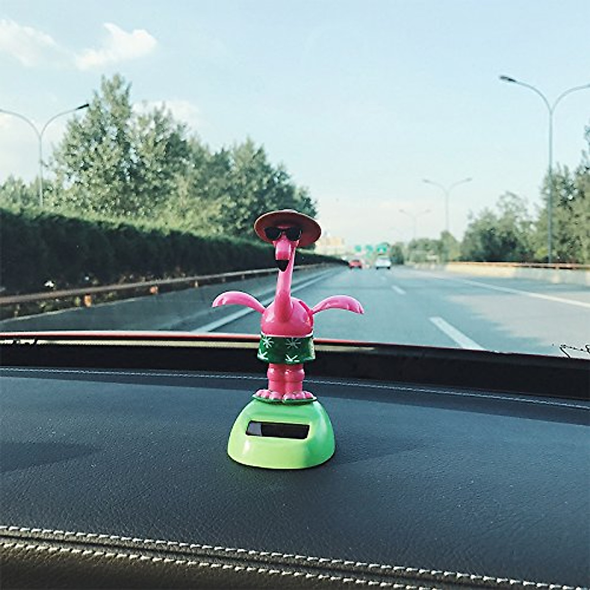 YGMONER Flapping Wings Flamingo Solar Powered Hawaii Style Shaking Ornaments Car Dashboard Dancer Bobble Head (Flamingo A)