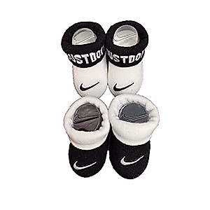 Nike Baby Boys Booties 2 Piece Set (Black(NN0385-023)/White, 0-6 Months)