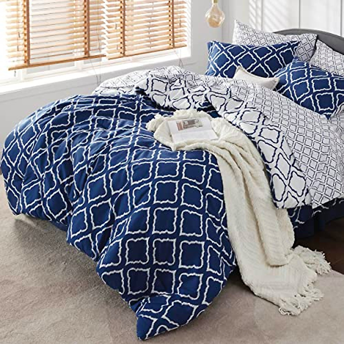 Bedsure Bed in a Bag - Queen Size Comforter Sets 7 Pieces, Bed Set with 1 Comforter, 2 Pillow Shams, 2 Pillowcases, 1 Flat Sheet, 1 Fitted Sheet, Navy Blue