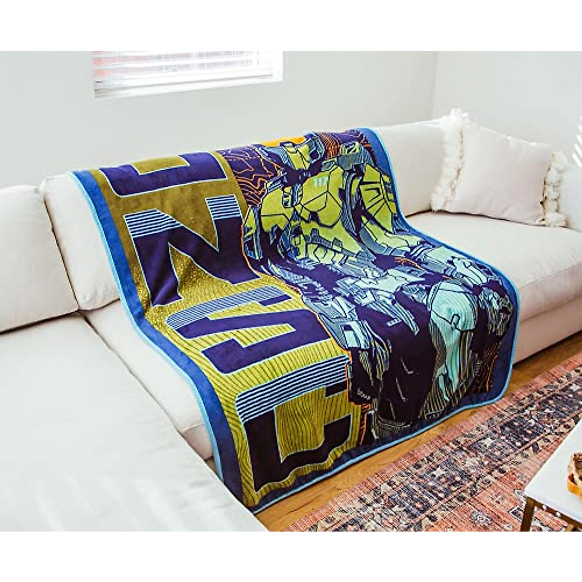 Halo UNSC Master Chief Micro Plush Fleece Throw Blanket | Plush Soft Polyester Cover For Sofa and Bed, Cozy Home Decor, Luxury Room Essential | Video Game Gifts For Adults, Teens | 50 x 60 Inches