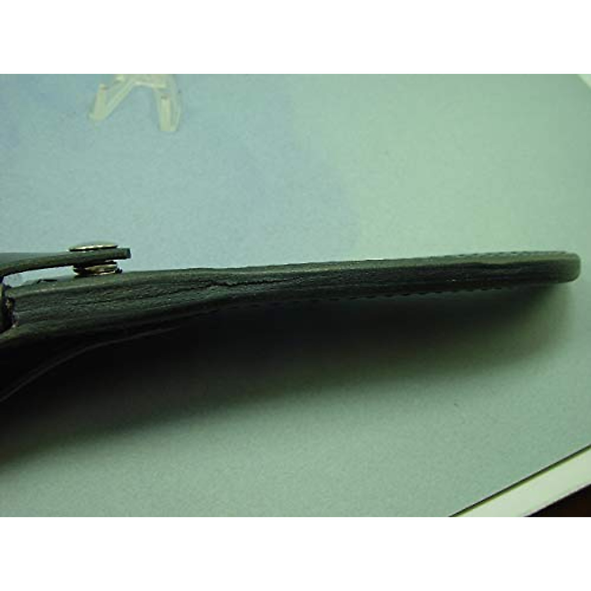 Custom knife sheath for the buck 120 knife. The sheath is made out of 10 ounce water buffalo hide leather. The water buffalo leather is soft pliable and durable. The sheath is a right hand carry with a belt loop that will take up to a 3 inch belt. The she