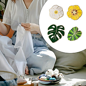 BLACKNANA Leaf Flower Shaped Needle Minders Magnetic Needle Minders Needle Nanny Needle Holders for Stitching Embroidery