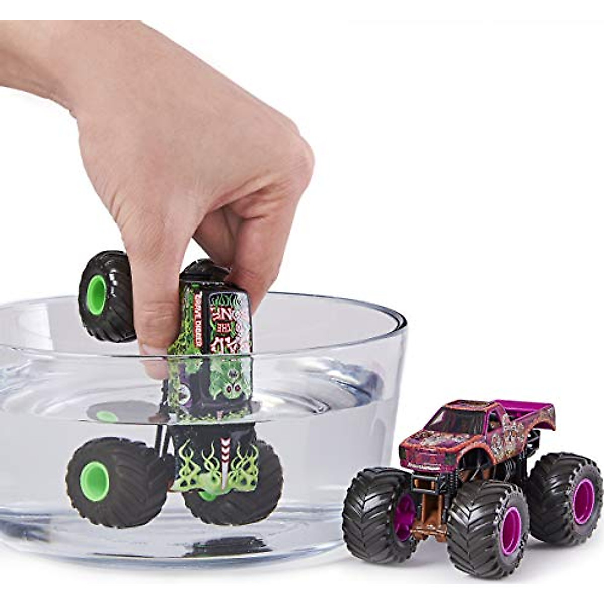 Monster Jam, Official Grave Digger vs. Calavera Color-Changing Die-Cast Monster Trucks, 1:64 Scale
