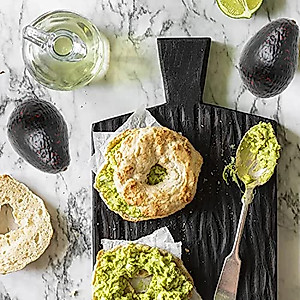 Honbay 2PCS Fake Avocados Foam Artificial Green Avocado Fruit Model Ornament Simulation Vegetable for Home Party Tabletop Decoration and Photography Prop