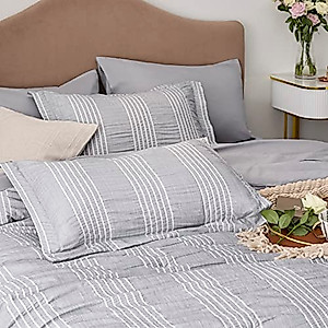 Bedsure Full/Queen Comforter Sets, 7 Pieces Bed in a Bag - Stripes Seersucker Bedding Set with Comforter, Flat Sheet, Fitted Sheet, Pillow Shams, Pillowcases