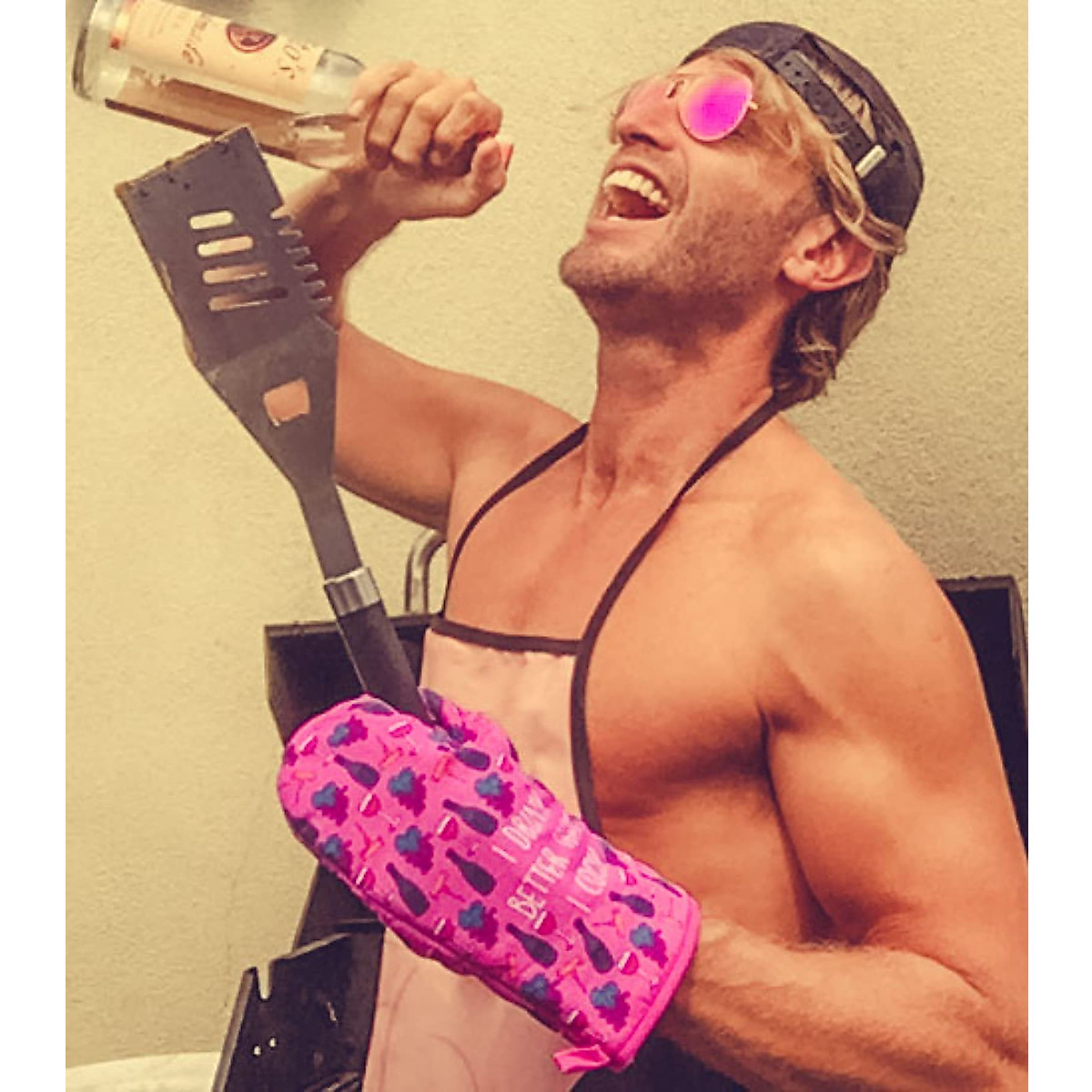 I Drink Better Than I Cook Oven Mitt Funny Wine Lover Vino Graphic Kitchen Glove Funny Graphic Kitchenwear Funny Drinking Novelty Cookware Pink Oven Mitt