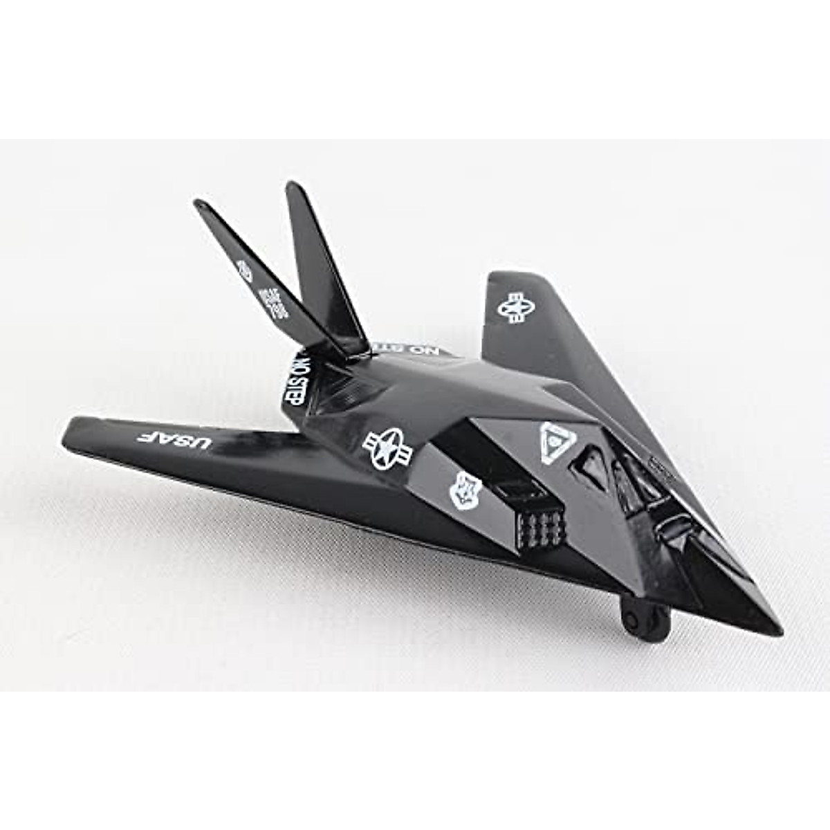 Daron Worldwide Trading Runway24 F-117 Nighthawk Vehicle