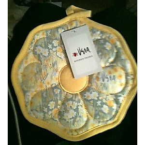 Vera Cornflower Flower Potholder Yellow