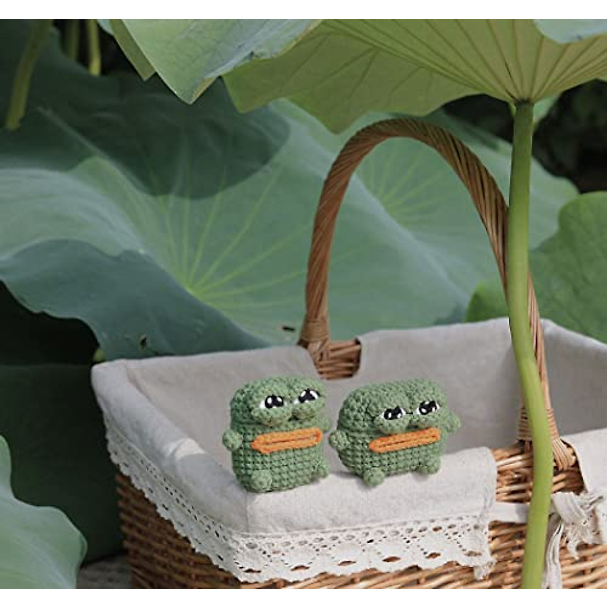 Yatchen Plush Case for AirPods Pro, Cute Fluffy 3D Cartoon Frog Design Furry Hairy + Soft TPU Cover Warm Carrying Charging Box with Keychain Accessories Anti-Fall Protective Case for AirPods Pro Frog