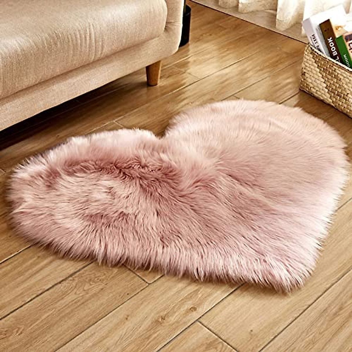 Nuxn 40 x 50cm Heart Shape Faux Sheepskin Rug Soft Long Plush Fluffy Shaggy Carpet Area Mats Rugs Bedroom Sofa Decorative Floor Carpet