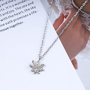 Andelaisi Boho Rhinestone Leaf Choker Necklace Silver Crystal Maple Leaf Necklace Choker Vintage Marijuana Leaf Necklace Chain Sparkly Cz Leaf Pendant Necklace Jewelry for Women
