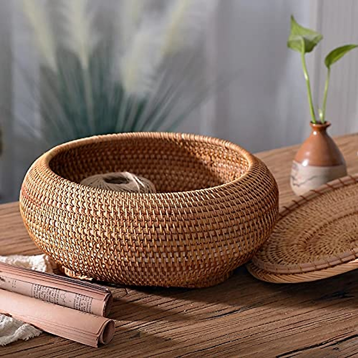KODENG Round Rattan Boxes with Lid Hand-Woven Multi-Purpose Wicker Tray 11 Inch Picnic Food Bread Table Storage Basket (28x13cm)