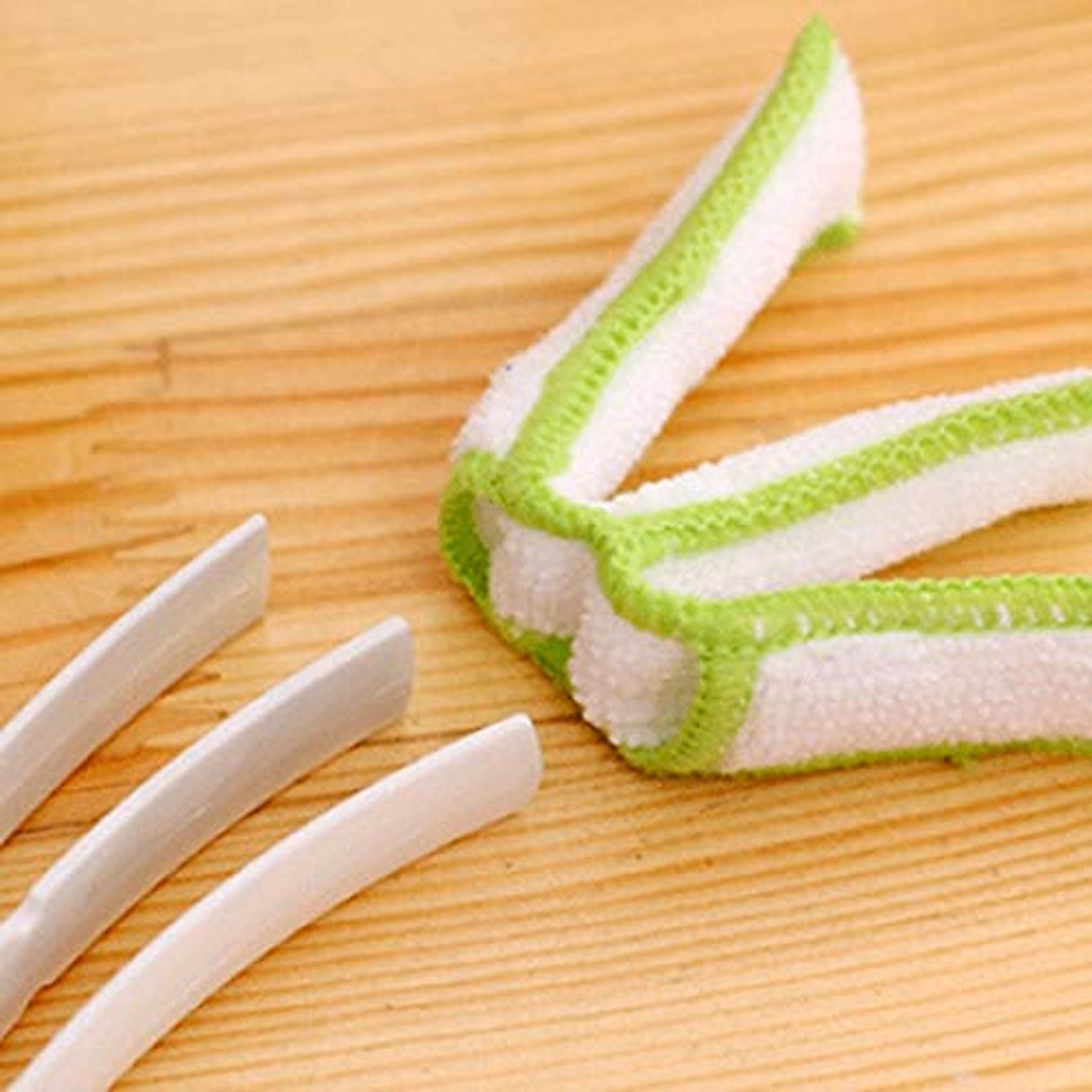 QiancArolBD Mini Duster for Car Air Vent, Automotive Air Conditioner Cleaner and Brush, Dust Collector Cleaning Cloth Tool for Keyboard Window Leaves Blinds Shutter Glasses Fan,Multicolor