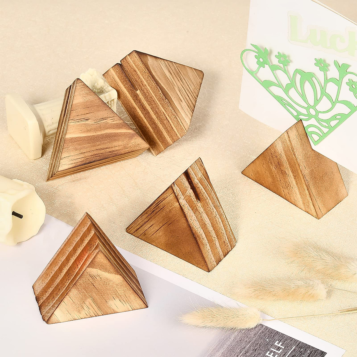 CHGCRAFT 10Pcs Triangle Wood Photo Holder Table Numbers Sign Holders Wooden Place Card Holders Name Photo Picture Holders for Wedding Party Birthday, 56x64x32mm
