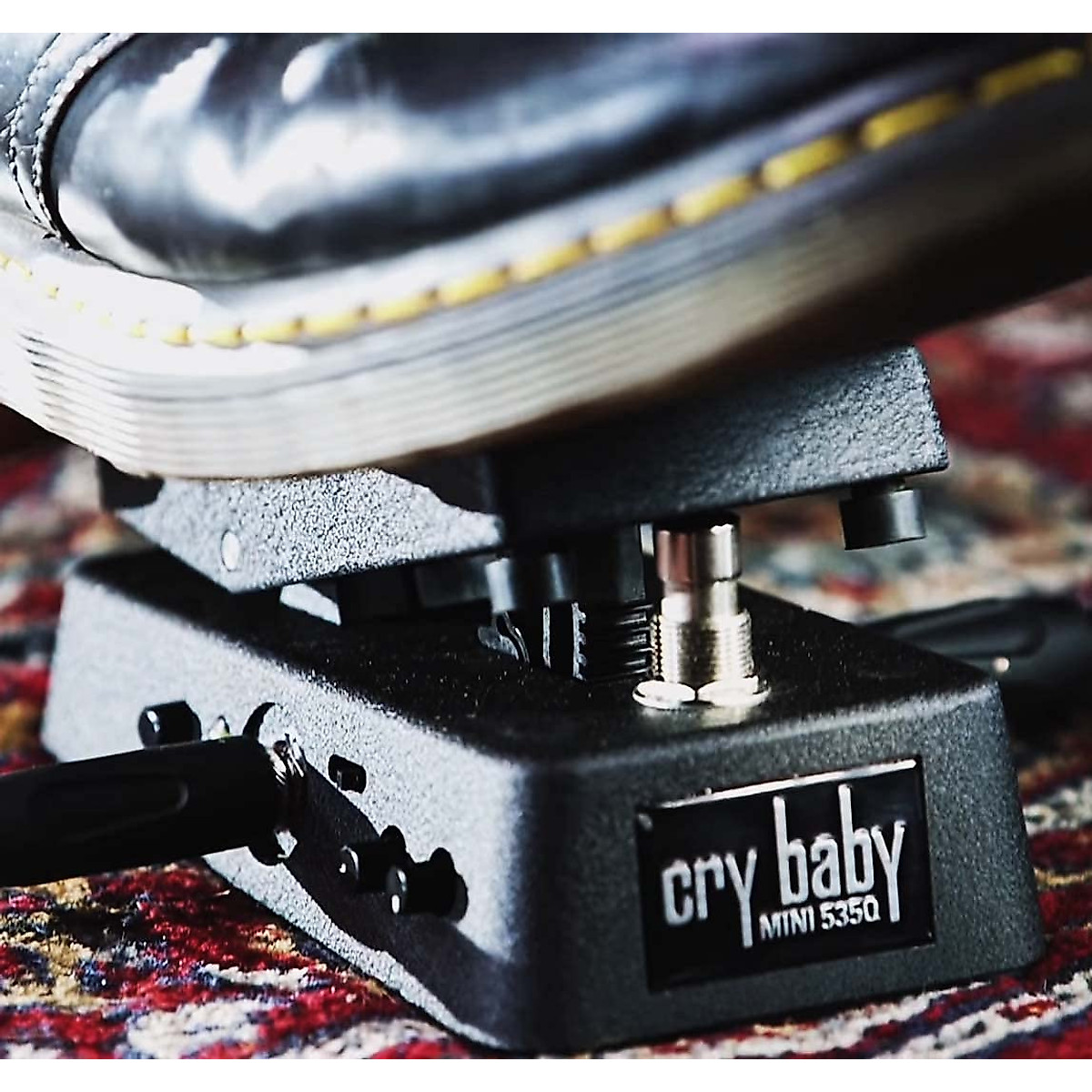 Dunlop Cry Baby 535Q Mini Wah Guitar Effects Pedal (CBM535Q) Bundle with Blucoil 4x Guitar Picks, 10' Straight Instrument Cable (1/4"), 9V AC Adapter, 2x Patch Cables, 5x Cable Ties, and 20' XLR Cable