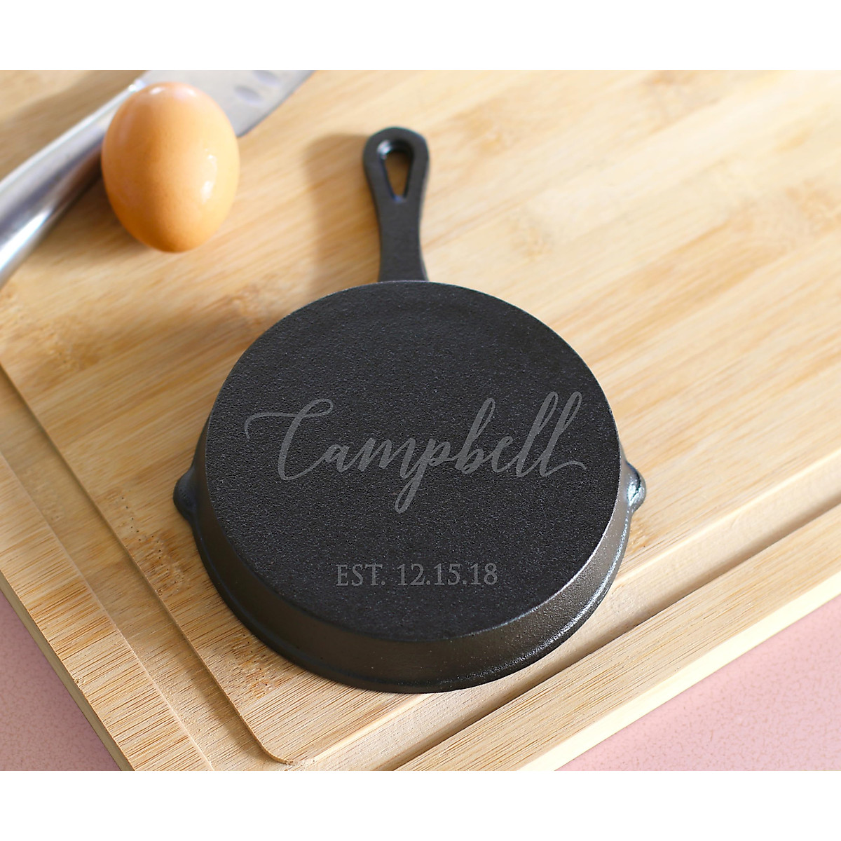 MYETCHEY Personalized Engraved Cast Iron Pan, Customized Cast Iron Skillet, Pre-Seasoned Cast Iron Pan, Cooking Pan for Stovetop, Baking Pan, Kitchen Tool, Wedding Gift (Campbell)