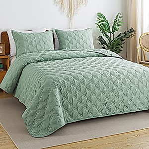 Litanika Sage Green California King Size Quilt Set - Oversized Lightweight Summer Comforter Bedspreads & Coverlets - Boho Farmhouse Bedding Cover Bed Decor - 3 Pieces (1 Quilt, 2 Pillowcases)
