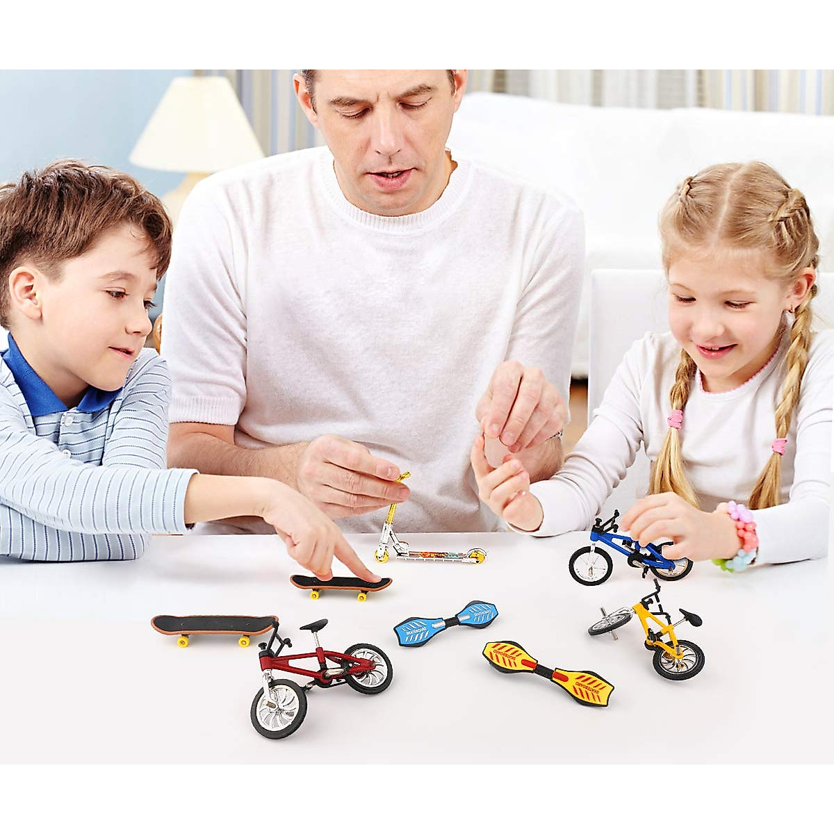 Mini Bike Finger Bike Finger Skateboard Set,Excellent Functional Miniature Toys Mini Extreme Sports Finger Bicycle Skateboard Cool Boy Toy Creative Game Toy Set Collections Cake Decoration (4PCS)