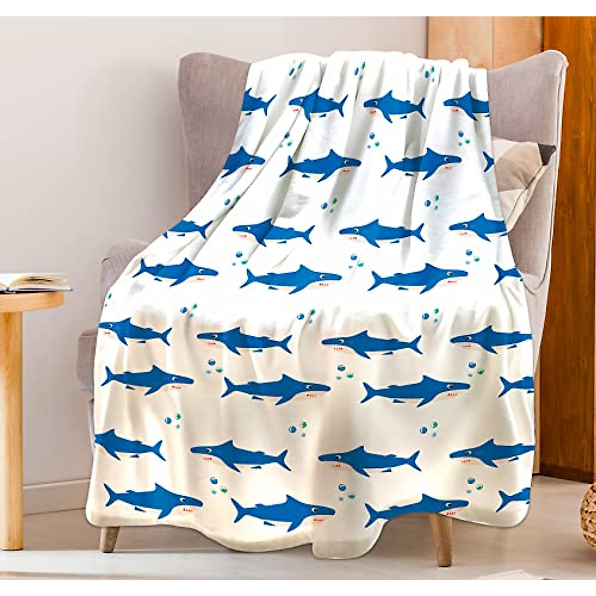 YRAQLVU Shark Throw Blanket Cute Baby Blankets for Couch, Warm Bath Shark Fleece Flannel Blanket for Unisex Adults Boys Girls Fish Gifts Decor, Ultra-Soft Lightweight Cozy Blanket, 40x50 Inches