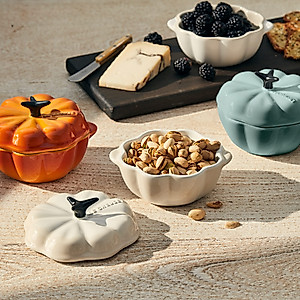 Le Creuset Petite Pumpkin Cocotte, 12 oz, Meringue