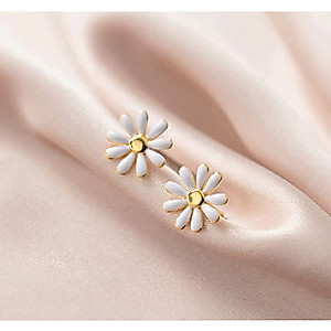 Reffeer Solid 925 Sterling Silver Daisy Flower Stud Earrings Spring for Women Teen Girls Daisy Stud Earrings Flower (B-18K Gold)