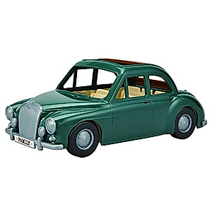 Calico Critters Large House with Carport Gift Set, Dollhouse Playset with Collectible Figure, Vehicle, Furniture and Accessories - Amazon Exclusive!