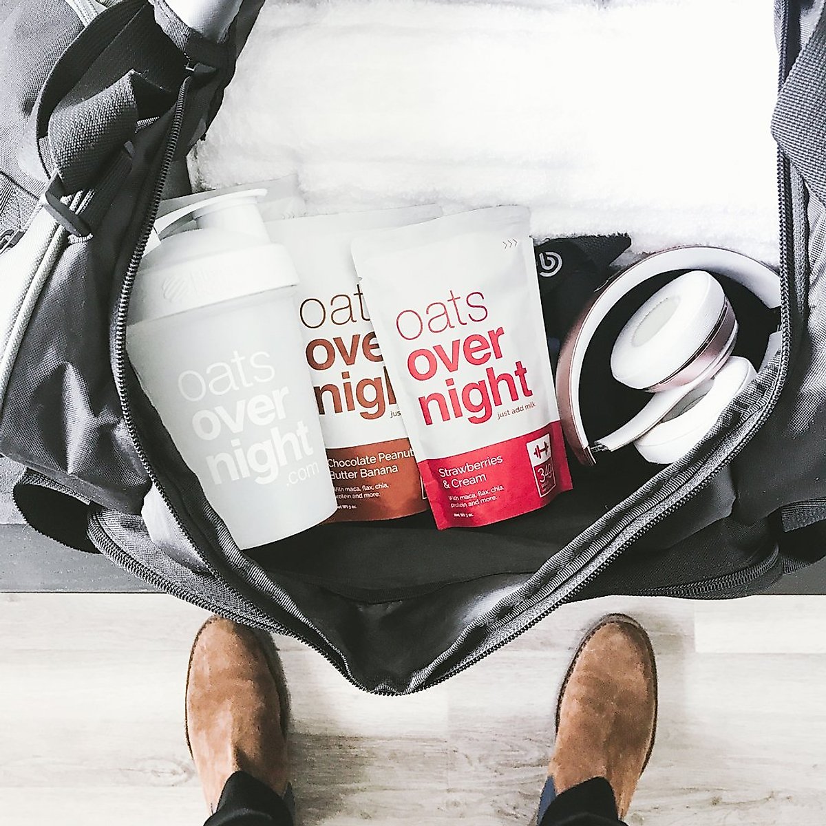 Oats Overnight BlenderBottle - Customized for Overnight Oats - NO WHISK BALL - Milk Fill Line - Clear/White/Green - 20-Ounce Loop Top