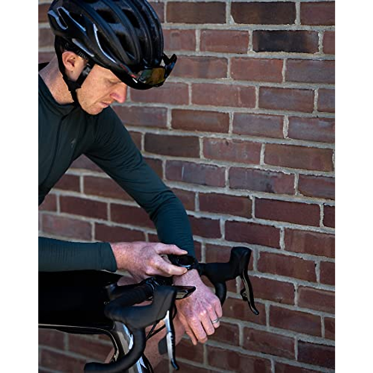 Wahoo ELEMNT Bolt V2 GPS Cycling/Bike Computer, Black