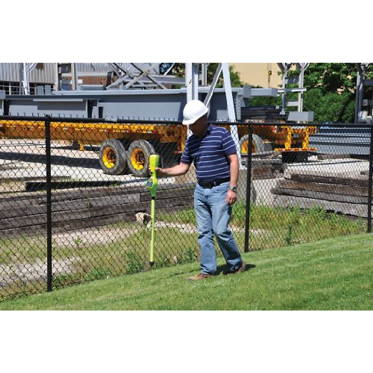 CST/berger 19-202SC MagnaTrak 202 Series Magnetic Locator with Erase Feature and Soft Case