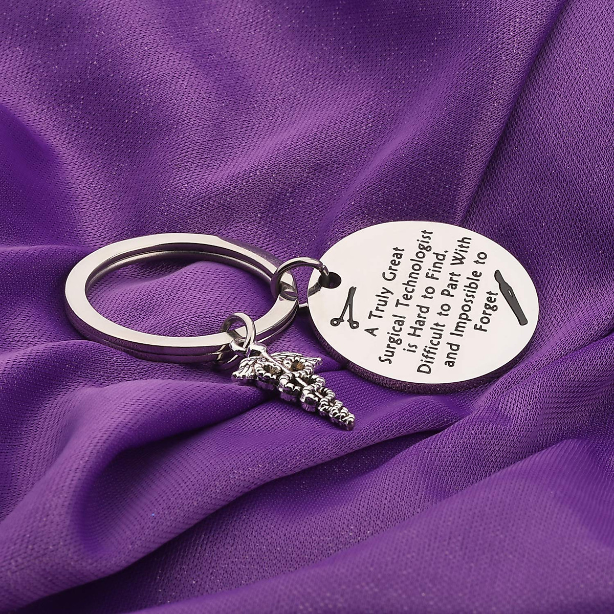 LQRI Surgical Technologist Gift Surgical Tech Keychain Gift A True Great Surgical Technologist is Hard to Find Keychain Medical Jewelry Surgical Nurse Doctor Gift(sliver)