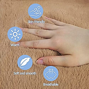 TENNOLA Bear Shaped Area Rug 4 x 4 Feet Cute Rugs for Bedroom Aesthetic Soft Fluffy Faux Rabbit Fur Rug Fuzzy Carpet for Nursery Kids Teen Girls Room Home Decor