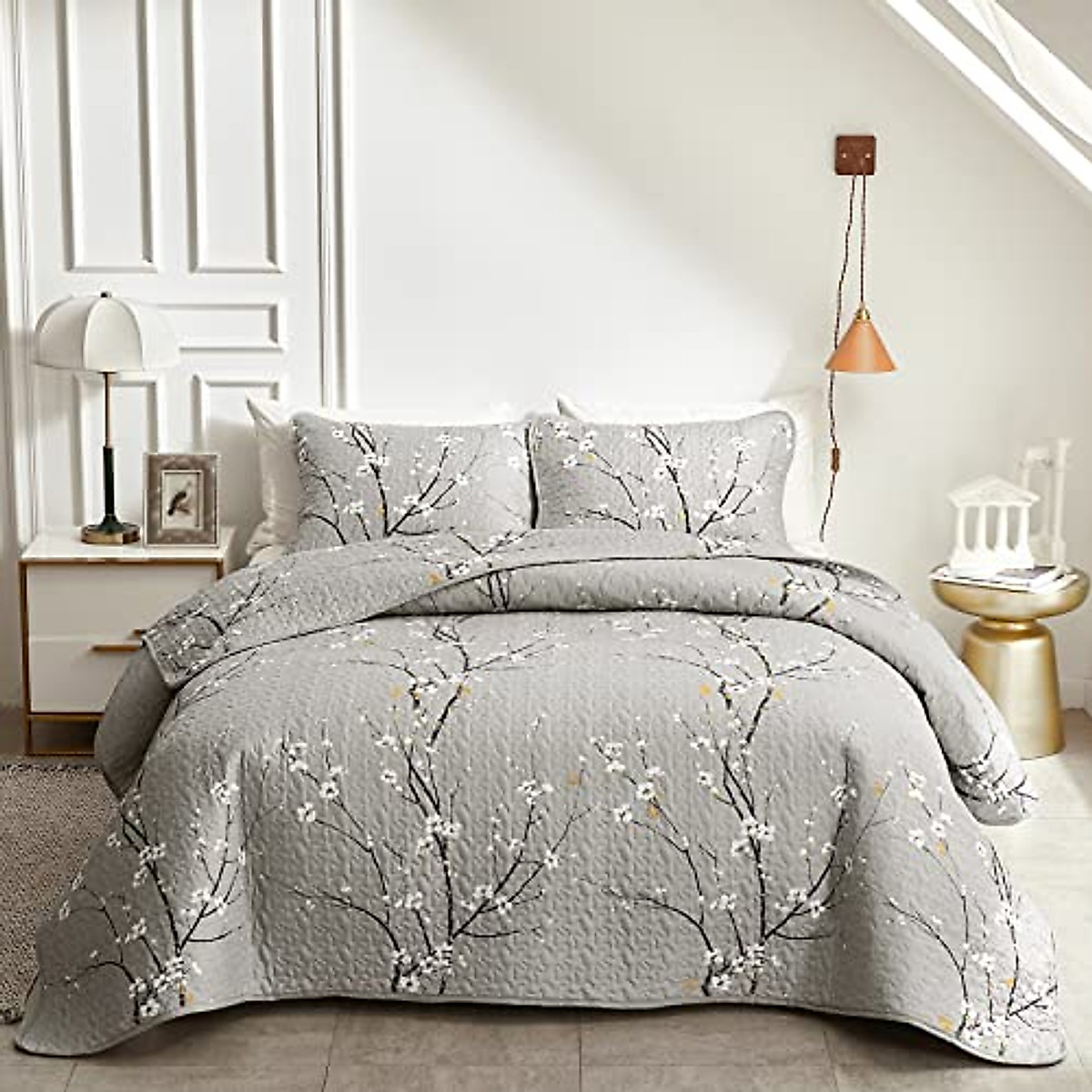 UOZZI BEDDING California King Reversible Quilt Set Oversized 102x114 Gray Branch Floral Soft Microfiber Lightweight Coverlet Bedspread Summer Comforter Set Bed Cover for All Season (1 Quilt+ 2 Shams)