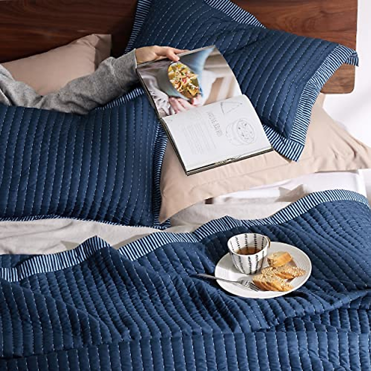 Bedsure Navy Quilt Queen Size Queen Comforter Set, Soft Quilt Bedding Set for All Seasons