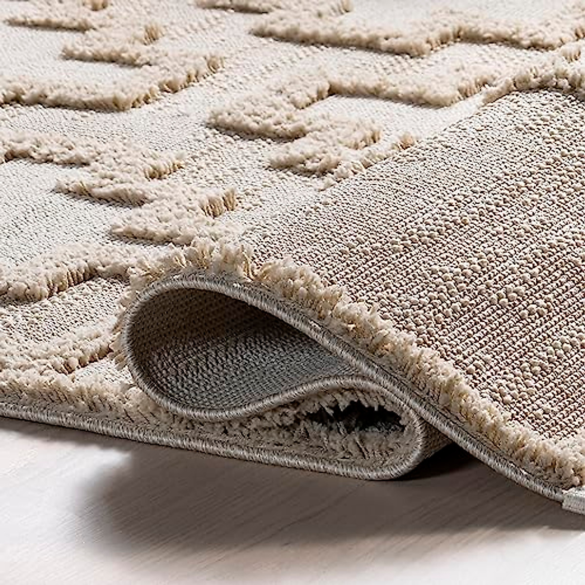 nuLOOM Polina Geometric High-Low Tasseled Area Rug, 4x6, Beige