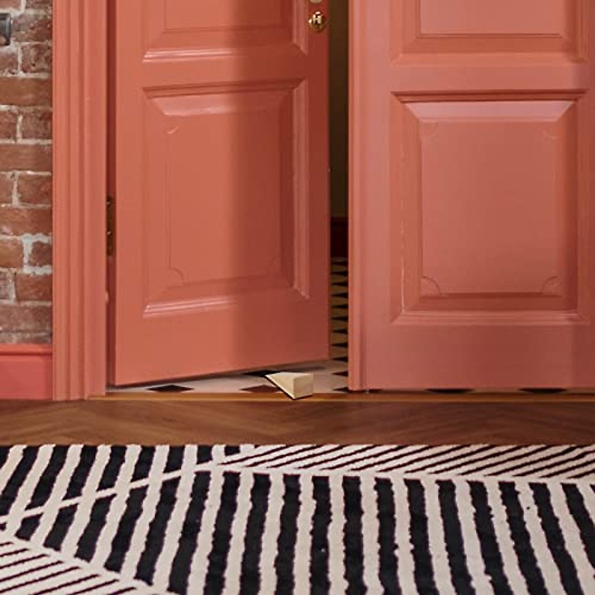 Wooden Door Stop Stopper Wedge, 4 Pack Soild Wood Non-Slip Doorstop Wedge with Sturdy and Durable, Security Door Stopper Fit for Bottom of Door On Tile, Concrete, Carpet, Wooden Floor (4 Pack)