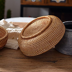 Small Round Keys Storage Basket for Entryway Table Tabletop Wicker Catchall Organizer Woven Basket for Keys Wallet Remote Control Cards Crackers Fruit Candy Serving Basket