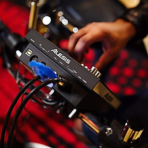 Alesis Drums Command Mesh Kit - Electric Drum Set with USB MIDI Connectivity, 600+ Electronic & Acoustic Drum Kit Sounds and Dual Zone Mesh Pads