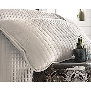 Vilano Springs, Premium Quality, Soft, Wrinkle & Fade Resistant, Easy Case, Oversized Quilt Cover Set with 1 Quilt Set and 2 Shams, King/California King, Bone