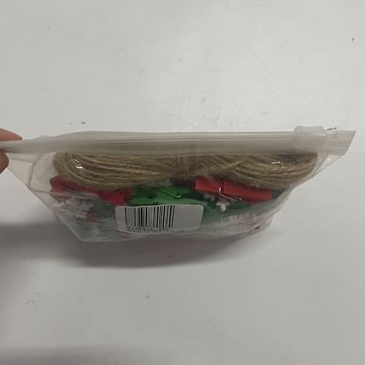 Souarts Pack of 50pcs Christmas Clips, Snowflake Red Wood Clothespins for Game Favors Craft, Wood Clips Set for Card Paper Photo Photography Activity (Red)