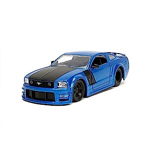 Jada Toys Big Time Muscle 1:24 2006 Ford Mustang GT Die-Cast Car (Candy Blue)