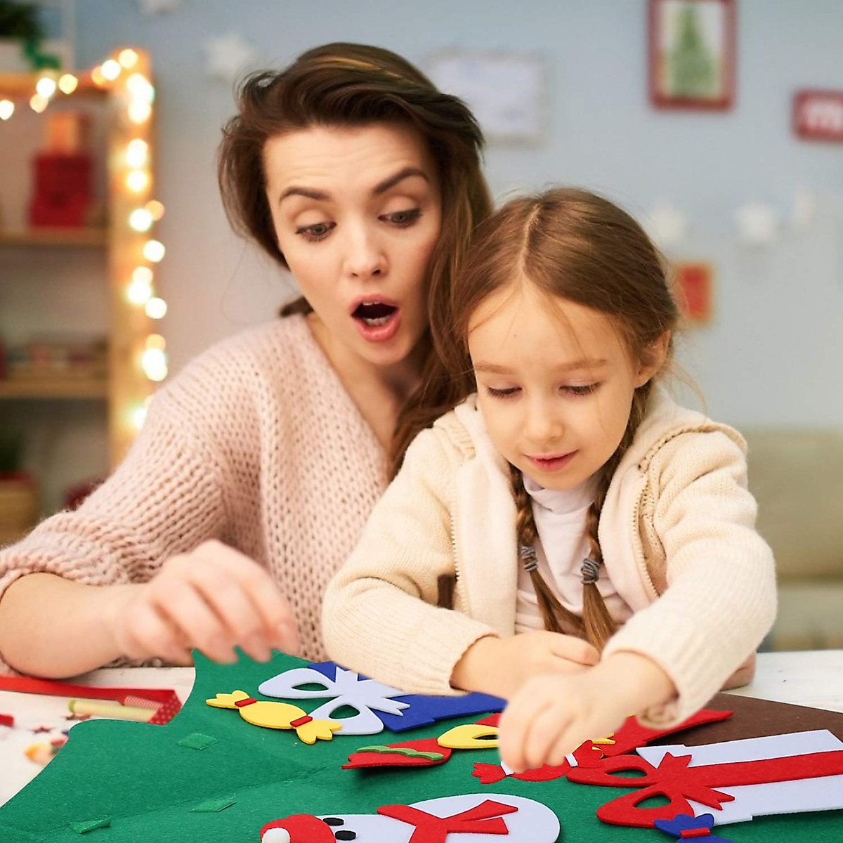 3FT DIY Felt Christmas Tree for Kids with 31pcs Detachable Ornaments,Wall Hanging Xmas Gifts Christmas Decorations with String Light (Batteries Not Included)