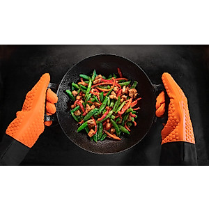 Blackstone 3019 Silicone BBQ Gloves (Pair) with Fingers Heat, Water Resistant, Food Grade Barbeque Mitts for Grill, Smoker, Griddle, Fryer, Cooking, Baking, Fire Pit, Camping, Unisex, Orange