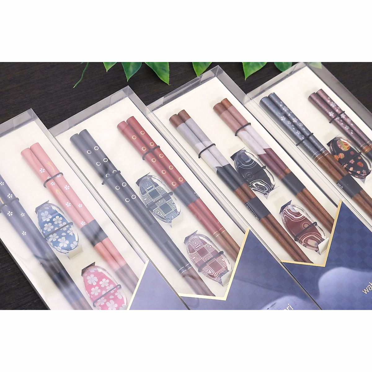 Ishida Chopsticks, Made in Japan, Black/Pink, Product Size: Chopsticks: 9.1 inches (23 cm), 8.3 inches (21 cm), Chopsticks Rest: 1.8 x 1.0 x 0.2 inches (4.5 x 2.5 x 0.7 cm)