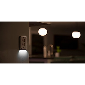 SnapPower 3 Pack SafeLight [for Décor Outlets] - Self-Closing Safety Cover Plate with LED Night Light - Child-Proofing Wall Plate Helps Protect Baby from Electrical Shock - (Décor, White)