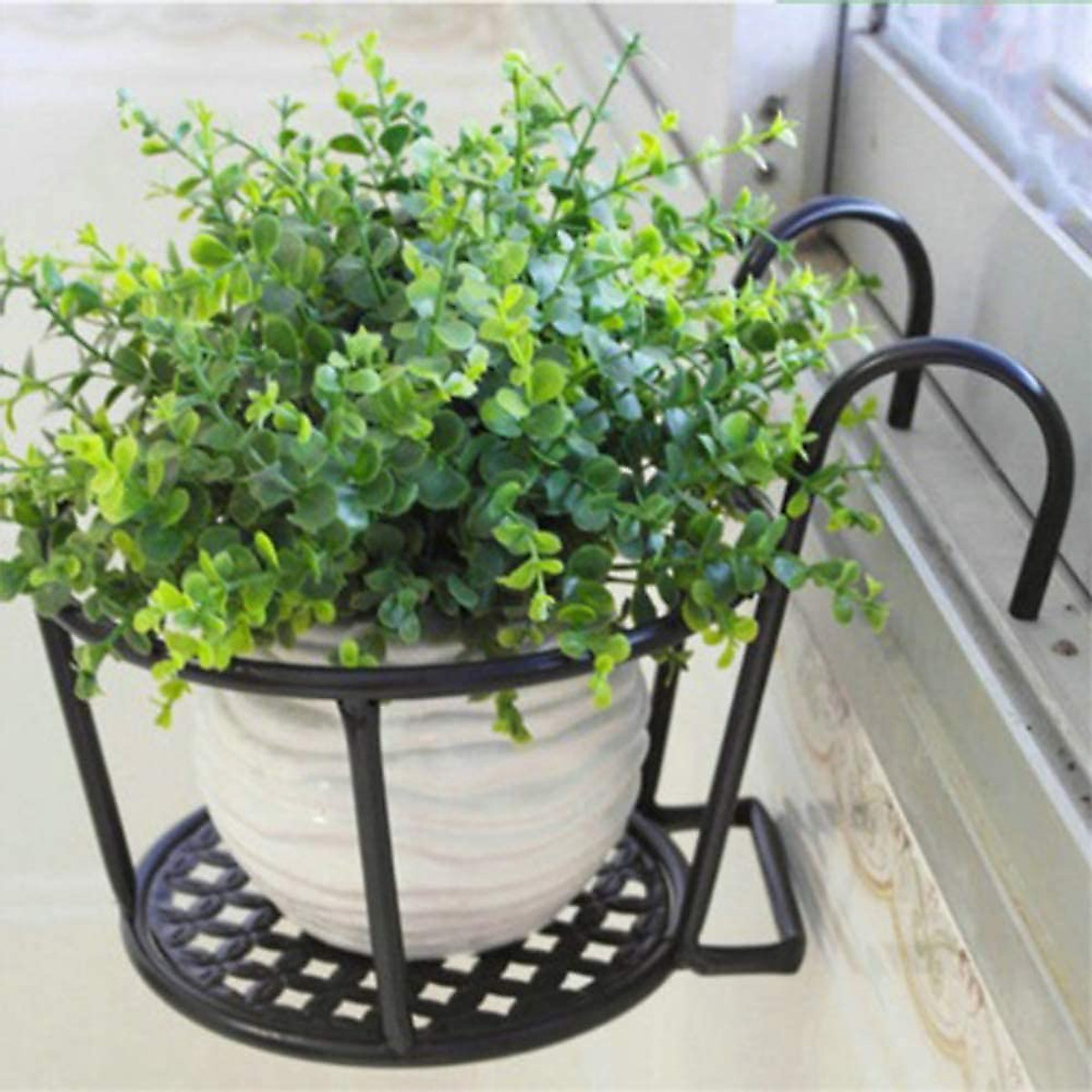 Mrisata Hanging Flower Pot Holder 8.6 Inch Mounted Balcony Hanging Railing Planters Round Iron Racks Plant Baskets Flower Pot Holders Fence Metal Potted Stand for Indoor and Outdoor
