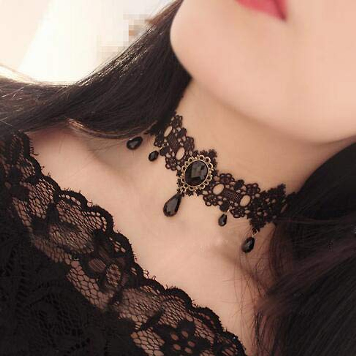 Kercisbeauty Black Lace Choker Gothic Necklace with Crystal for Women Halloween Party Custume Vintage Thick Choker