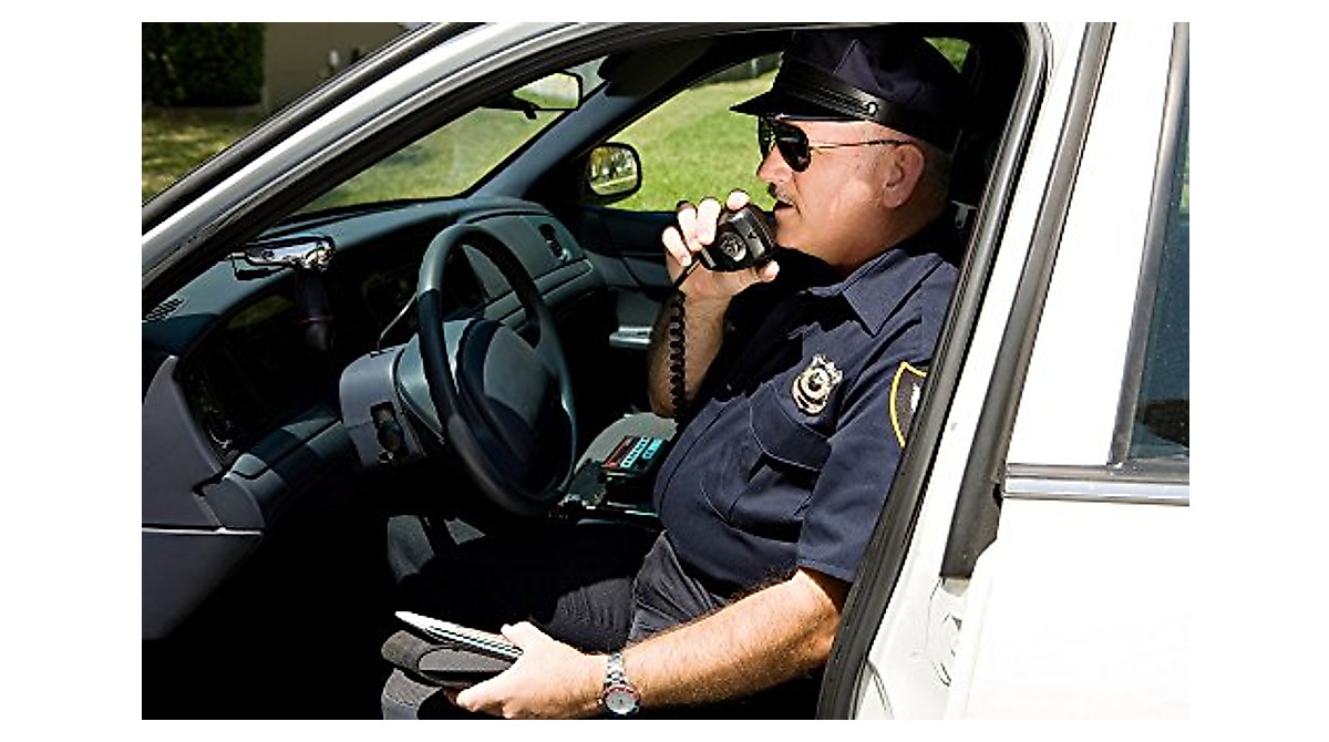 Uniden BCD325P2 Handheld Scanner: 25,000 Channels & Location-Based Scanning