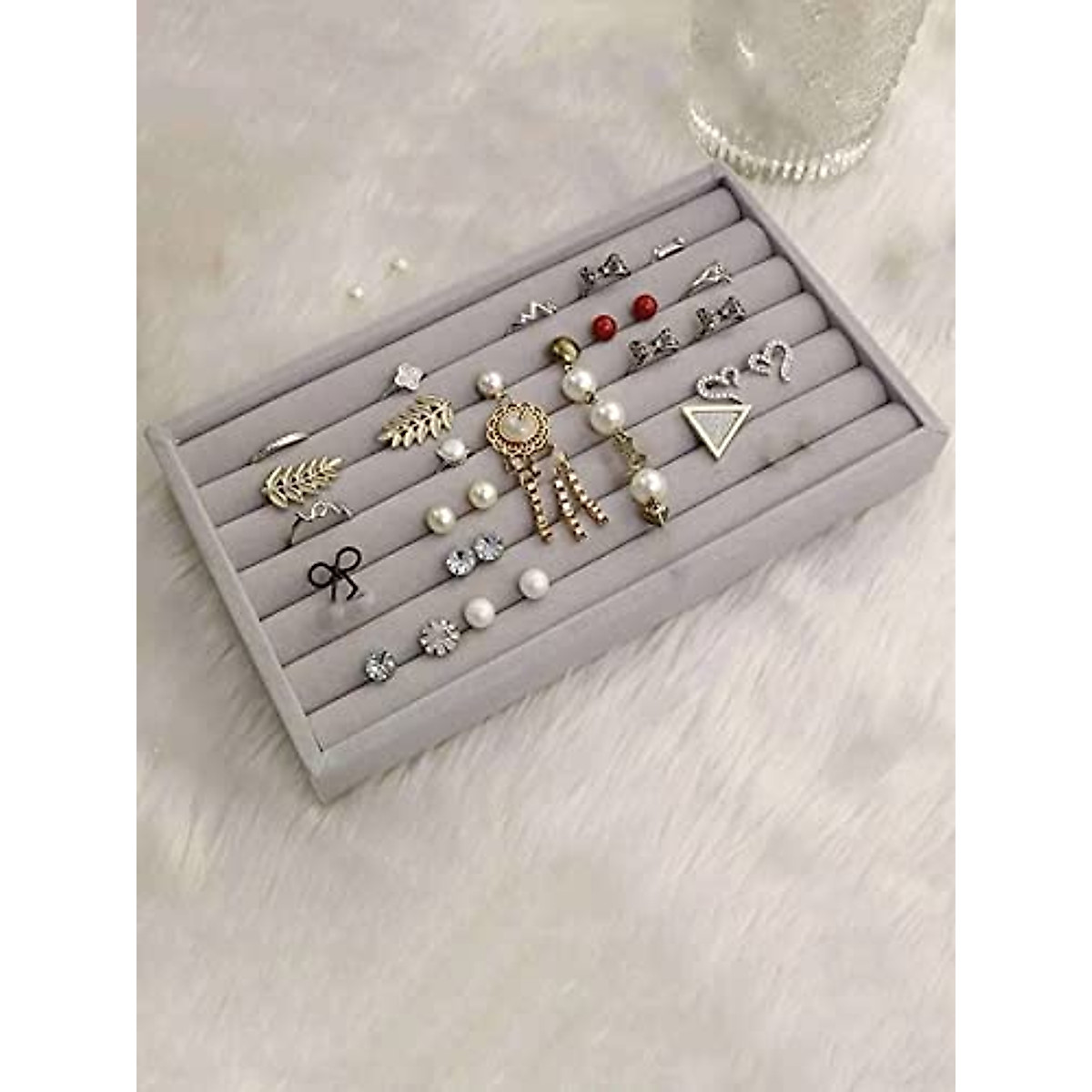 7 Slots Luxury Ring Display Case Jewelry Tray Organizer 8.26 x 5.11 inch / 21x13cm Stackable Storage Case Box Coated with Grey Velvet Rings Holder Protection