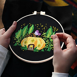 ERKOON 5 Sets Embroidery Kit for Beginners, Art Craft Handy Sewing Set Mushroom Cross Stitch Starter Kits, DIY Embroidery Kits with Patterns and Instructions Hoops Needles Threads